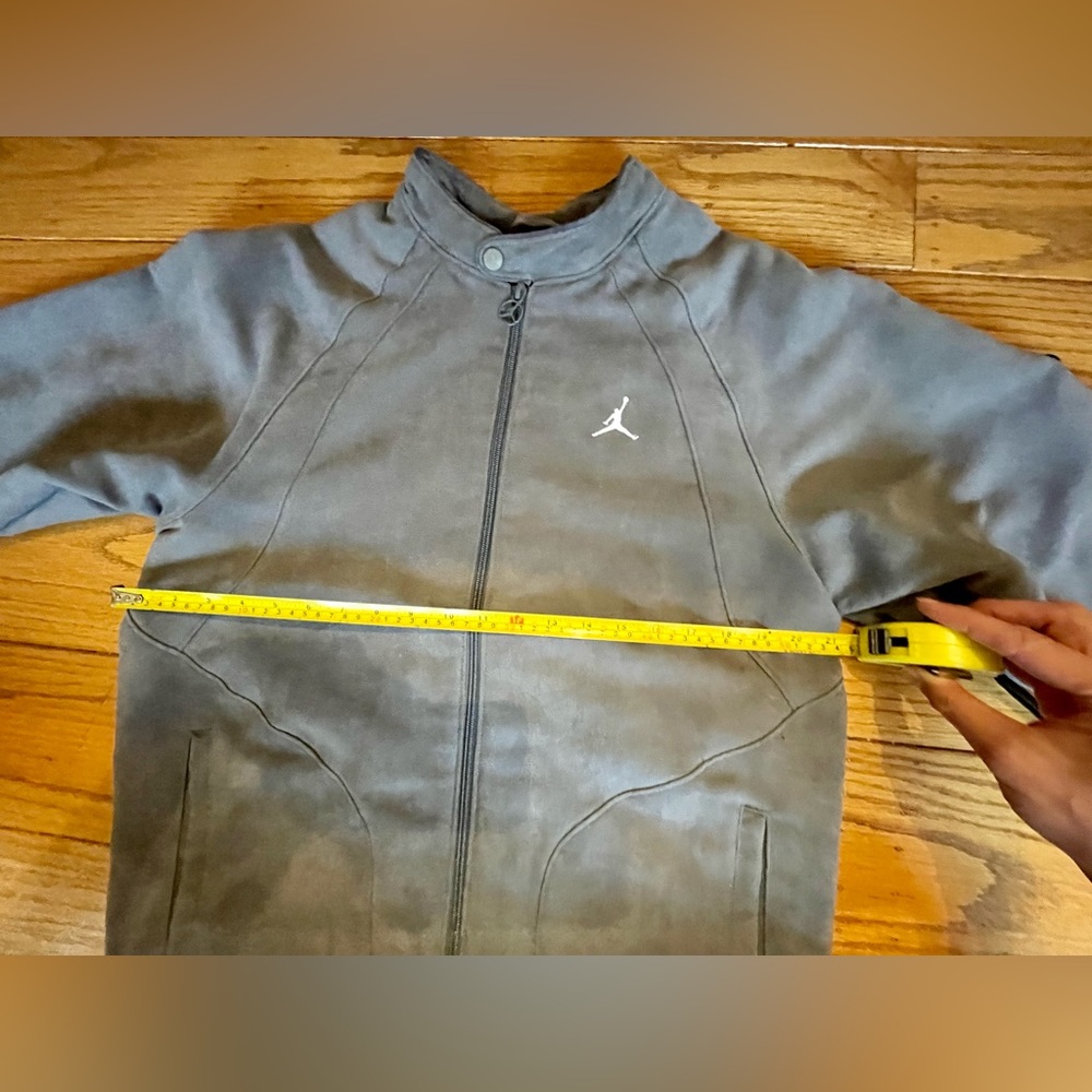 Rare 2010’s Grey Nike Jordan Brand Jacket - Gem